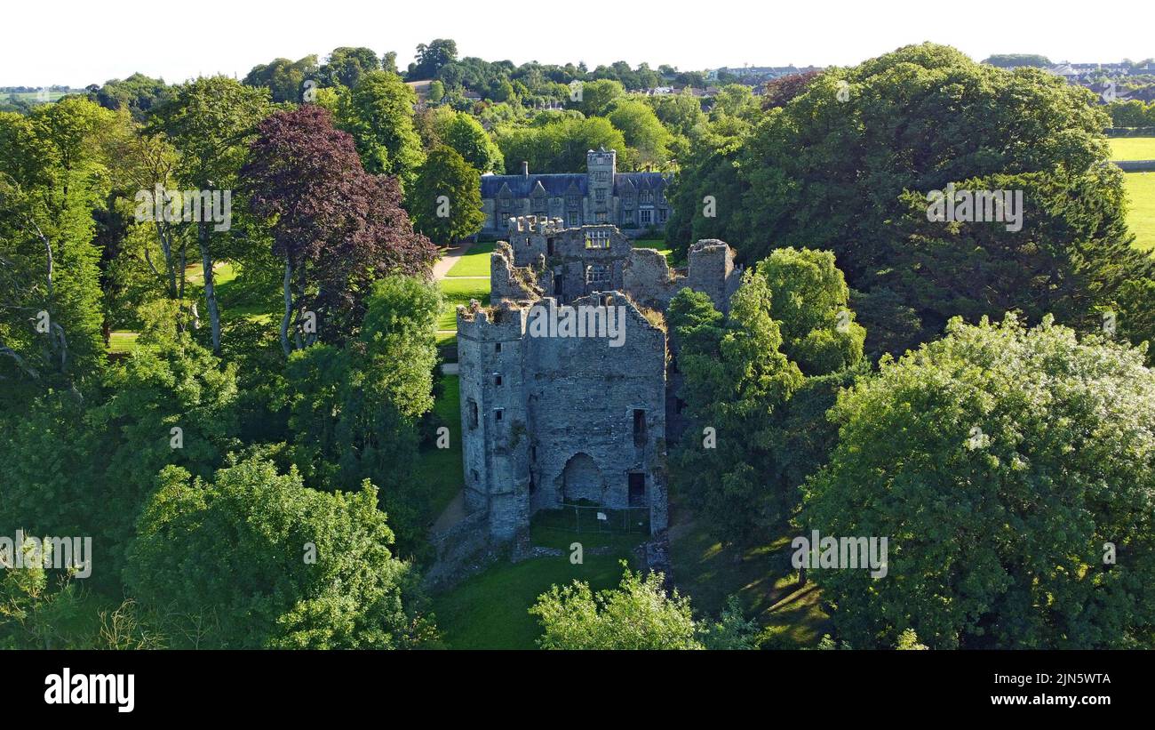Mallow castle -Fotos und -Bildmaterial in hoher Auflösung – Alamy