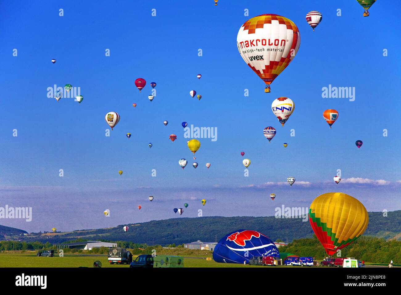 Heißluftballon Im Flug Mosel Ballon Fiesta Auf Dem Flughafen Trier Föhren Rheinland Pfalz