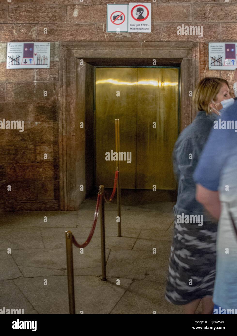 Aufzug zum adlerhorst -Fotos und -Bildmaterial in hoher Auflösung – Alamy