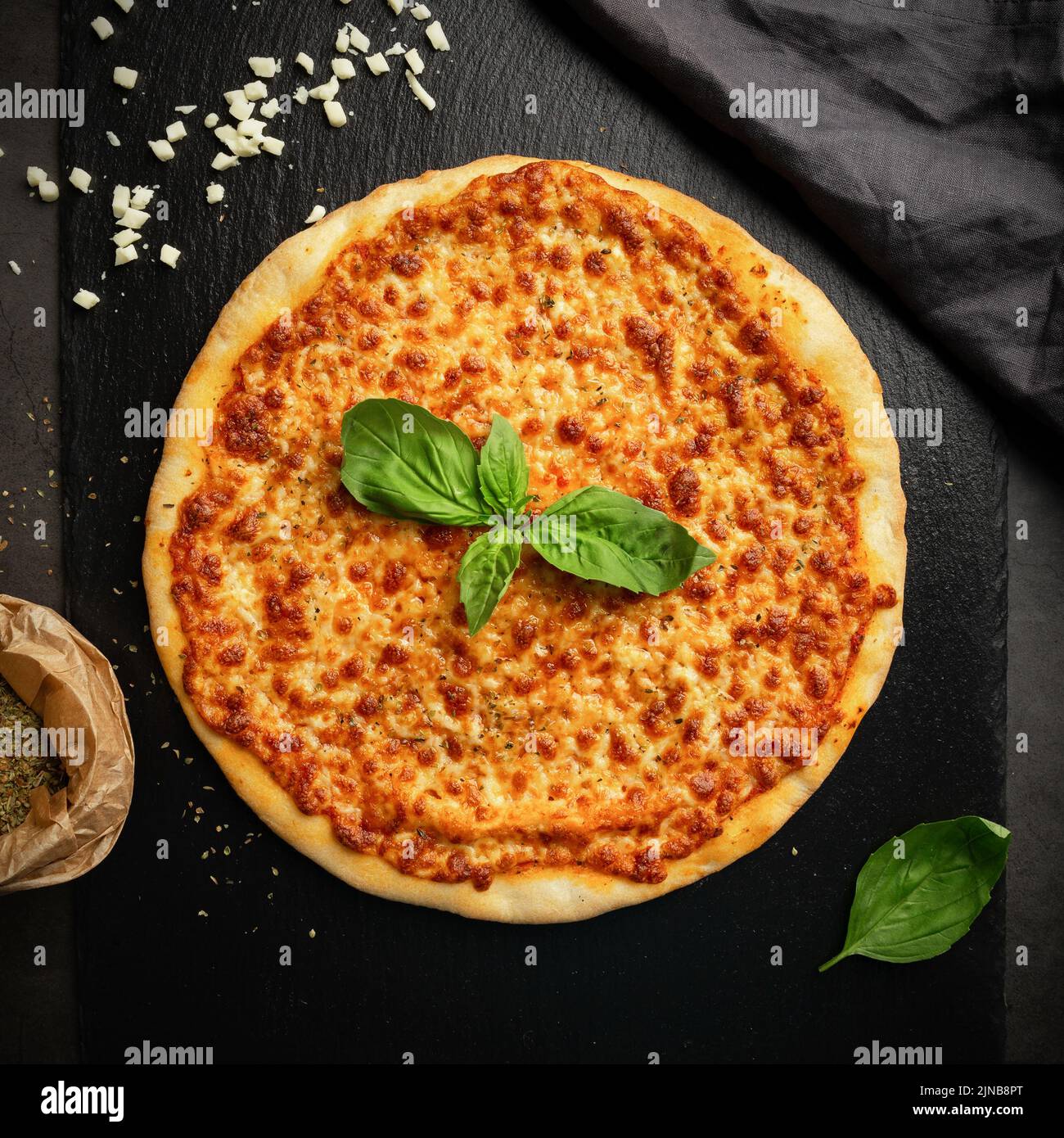 Pizza advertising -Fotos und -Bildmaterial in hoher Auflösung – Alamy