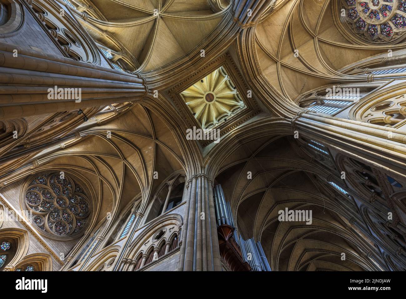 Gothic arches -Fotos und -Bildmaterial in hoher Auflösung – Alamy