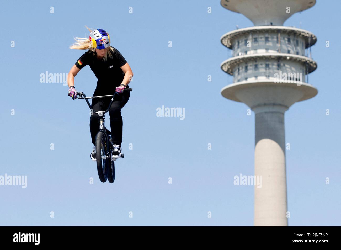 Lara lessmann deutschland -Fotos und -Bildmaterial in hoher Auflösung ...