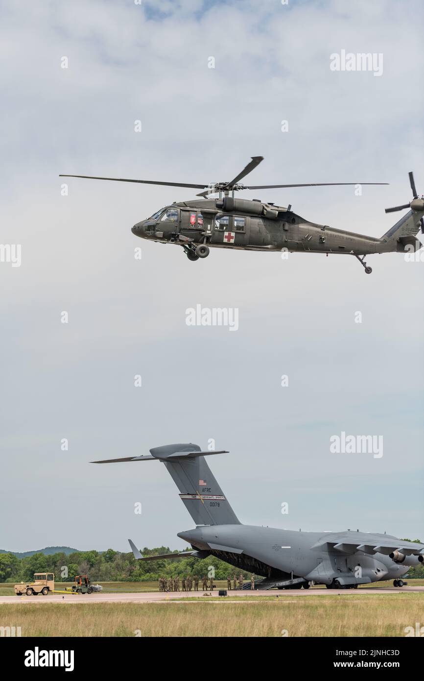 1 bataillon 147 luftfahrtregiment -Fotos und -Bildmaterial in hoher ...