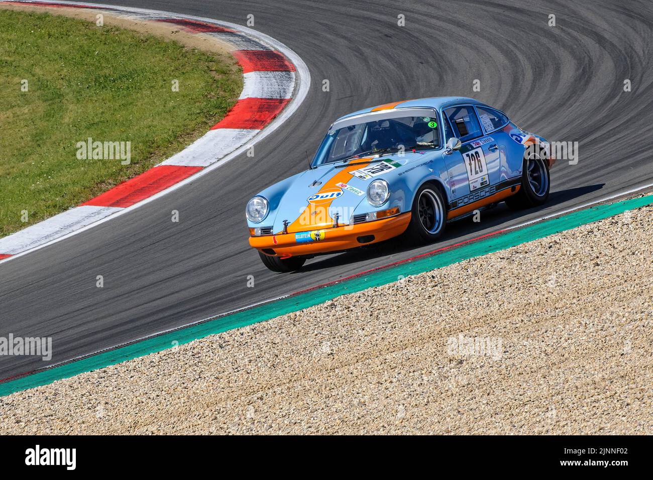 Historischer Rennwagen Porsche 911 beim Autorennen für Oldtimer ...