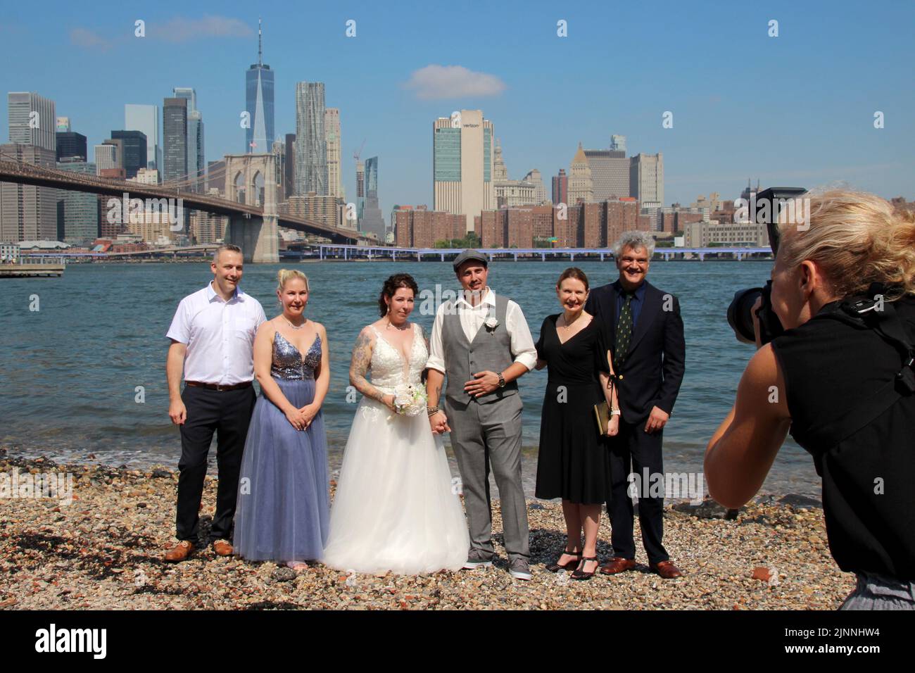 New York, USA. 02. August 2022. Hochzeitsplaner Erol Inanc (2. von ...