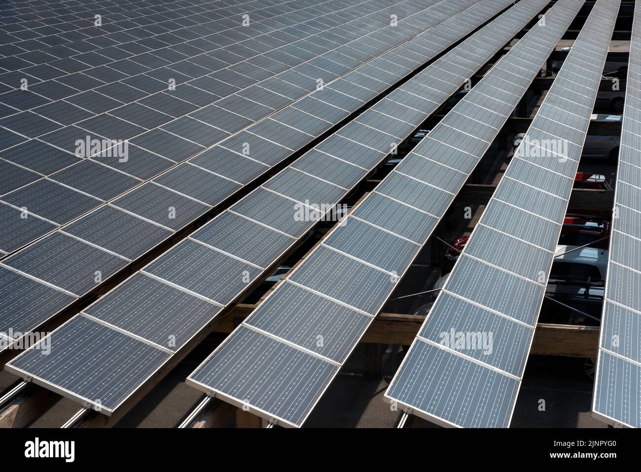 Photovoltaik panel produktion -Fotos und -Bildmaterial in hoher ...