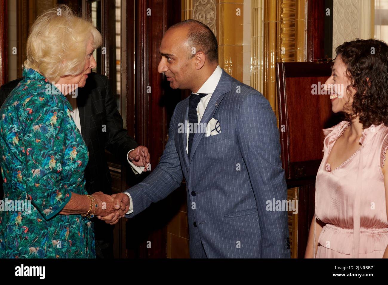S.H. Camilla, Herzogin von Cornwall, Aatif und Aisha Hassan beim ...