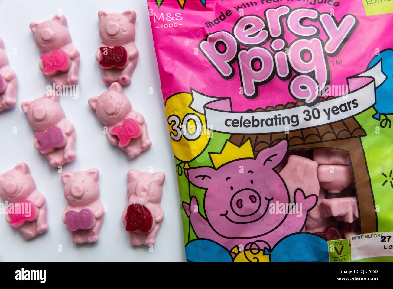 Percy pig marks und spencer -Fotos und -Bildmaterial in hoher Auflösung ...