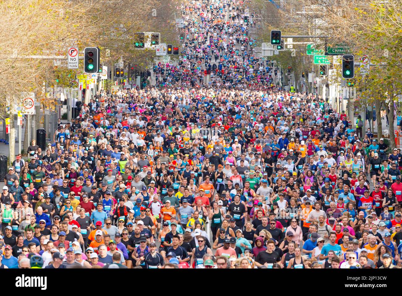 Läufer beim „City 2 Surf“-Marathon 2022 in Australien. Die ... Läufer beim „City 2 Surf“-Marathon 2022 in Australien. Die ...