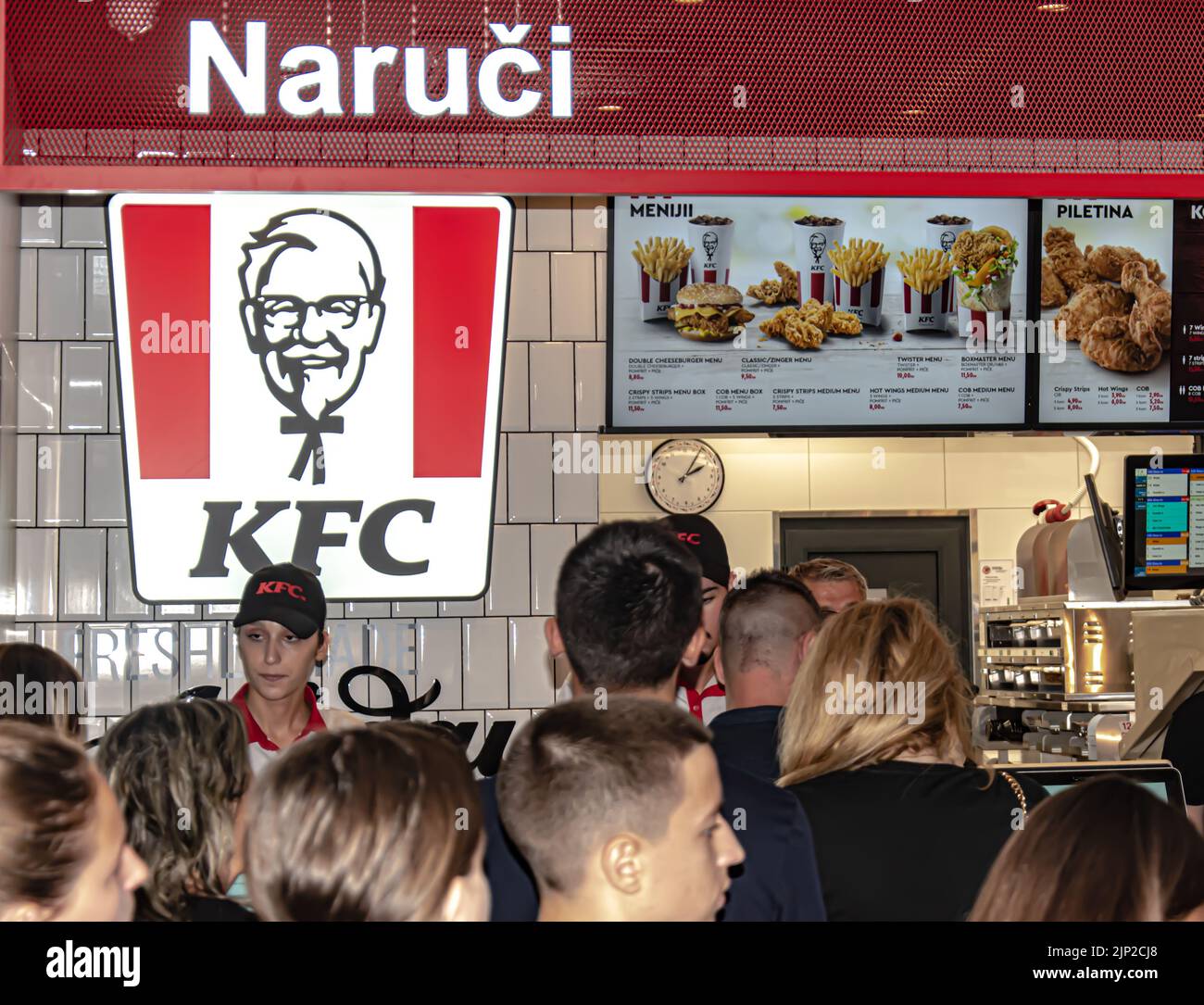 Heute wurde das erste KFC-Restaurant in Sarajevo eröffnet ...