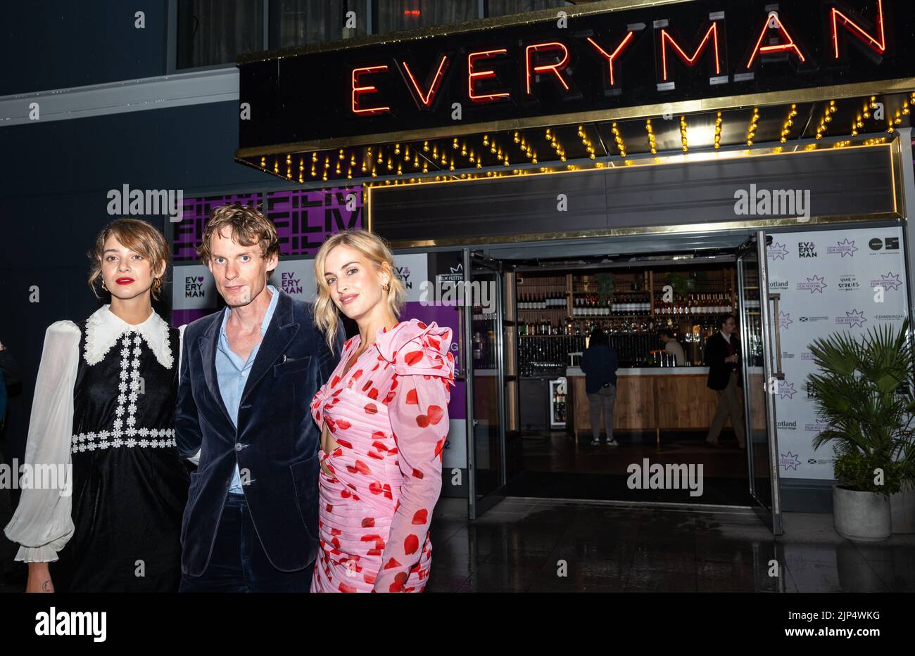 Besetzung von emma appleton und besetzung von stefani martini -Fotos ...