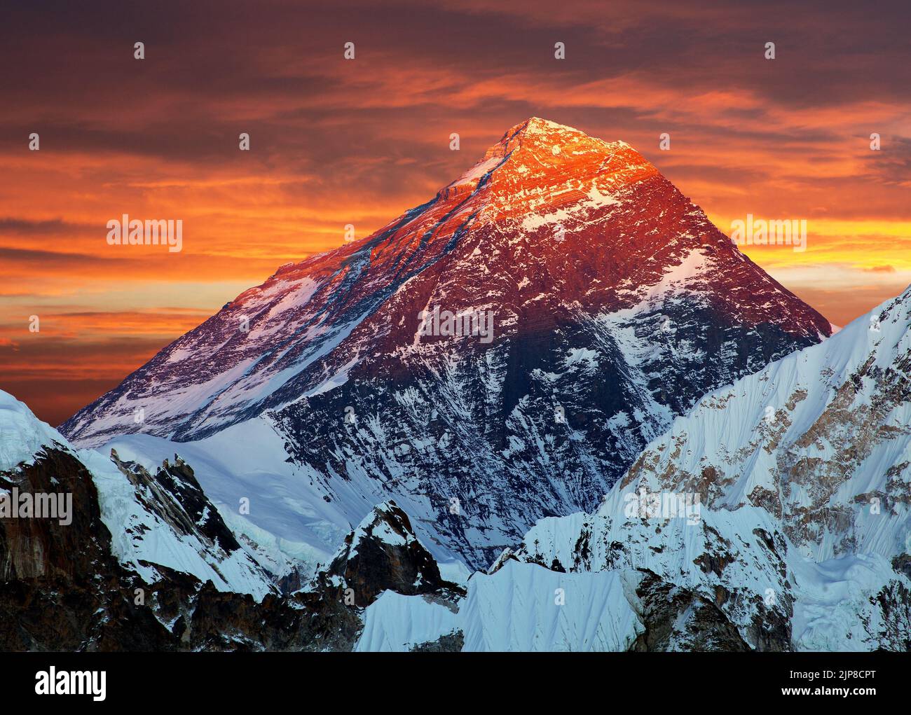 Abendlicher Blick auf den Mount Everest vom Gokyo Ri, Khumbu Tal ...