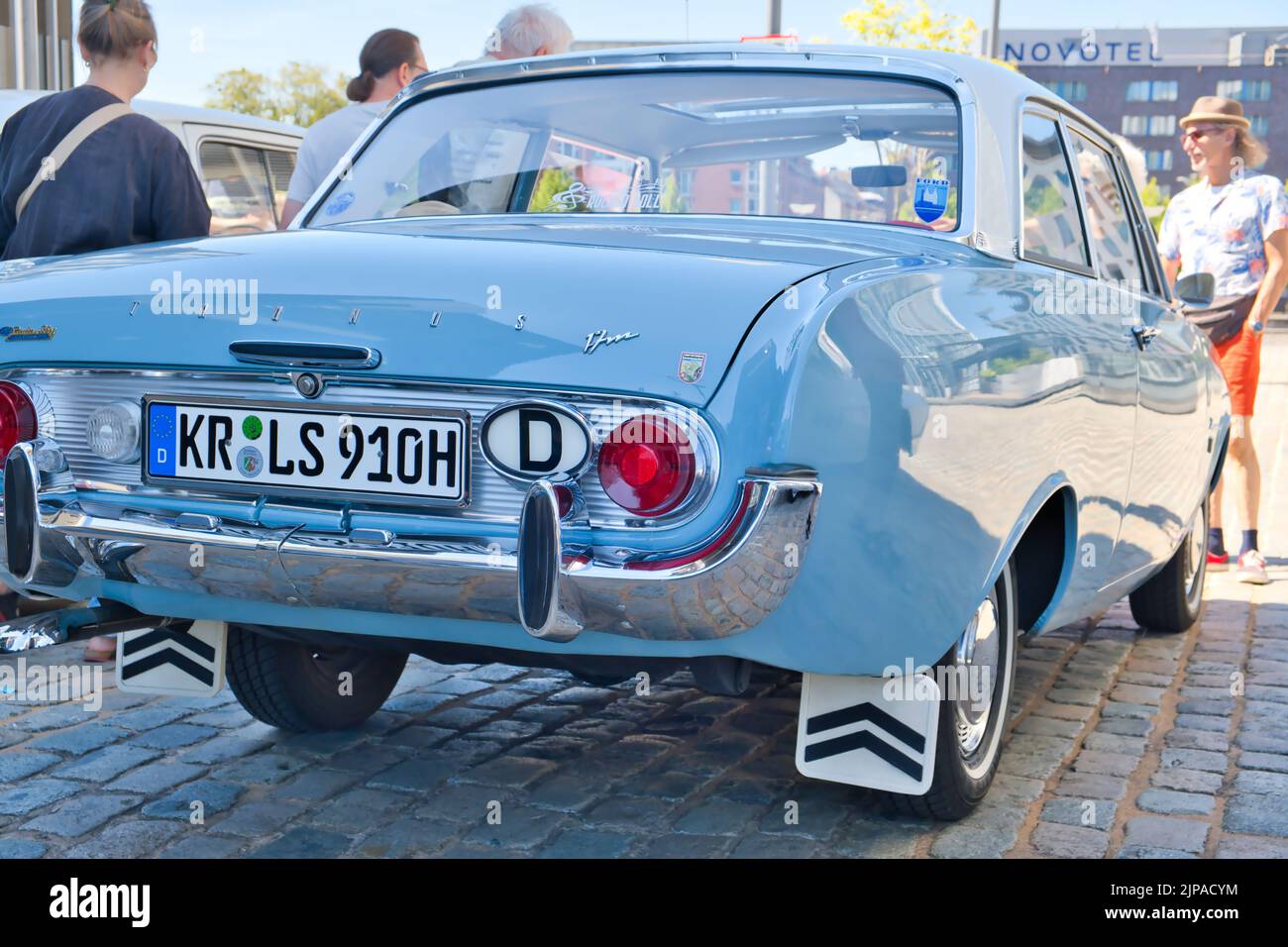 Ford Taunus 17m aus den 60er Jahren auf der Oldtimer Show in Köln ...