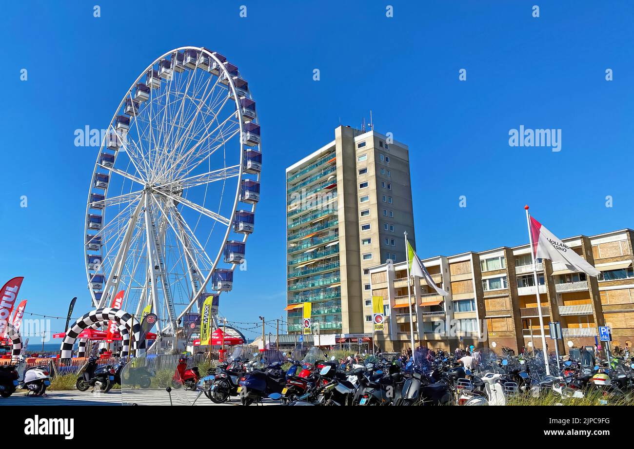 Zandvoort, Niederlande - August 12. 2022: Nordseeseitenplatz mit ...