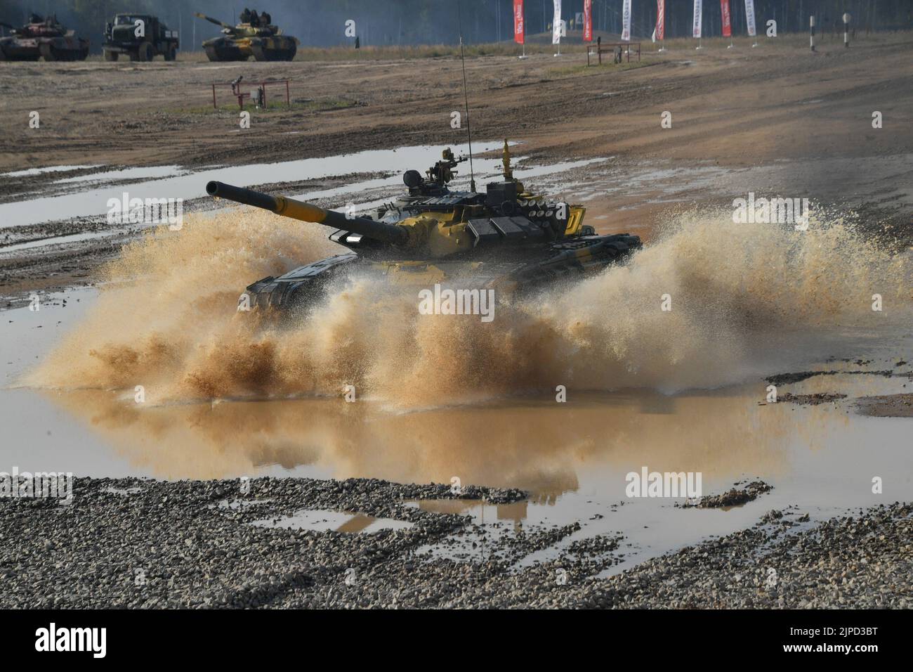 Region Moskau, Alabino. Die Besatzung T-72B3 Tank aus Aserbaidschan während der Wettbewerbe der ...