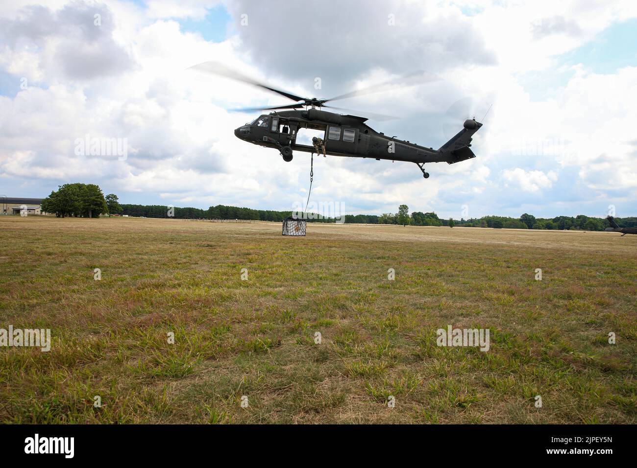 Soldaten der US-Armee, die der Combat Aviation Brigade 10. zugewiesen ...