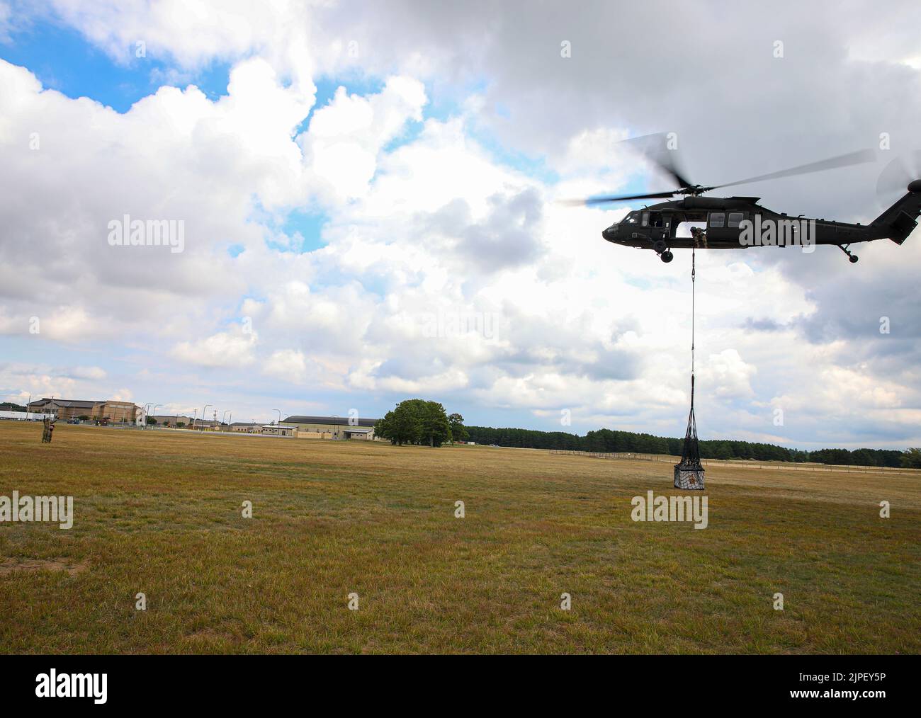 Soldaten der US-Armee, die der Combat Aviation Brigade 10. zugewiesen ...
