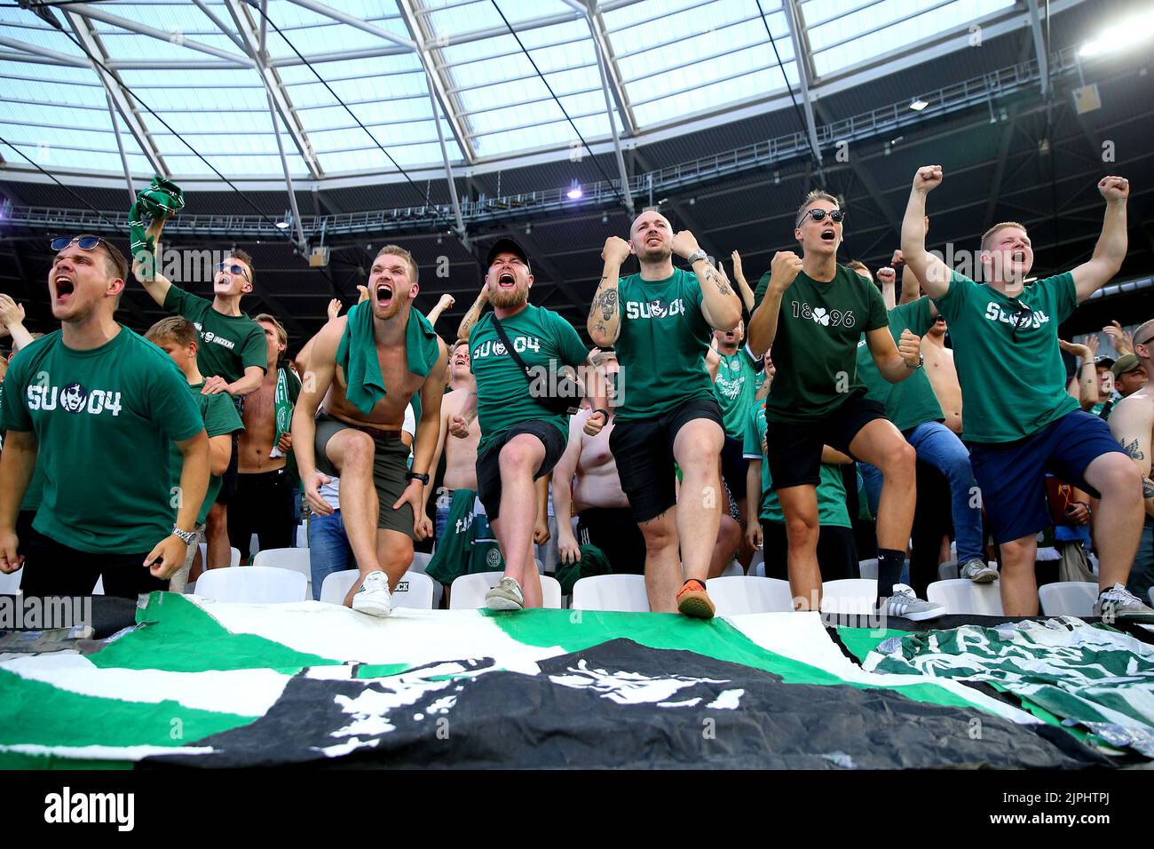 Viborg Fodsports Forening-Fans in der Tribüne vor dem Play-off der UEFA ...