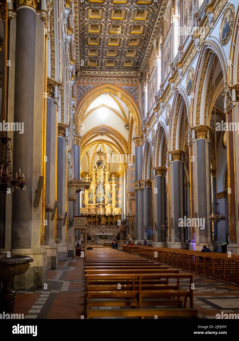 El altar maggiore -Fotos und -Bildmaterial in hoher Auflösung – Alamy