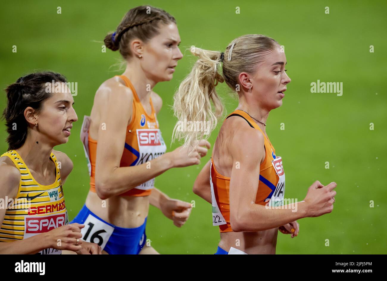 MÜNCHEN - Maureen Koster und Diane van Es im Einsatz beim Finale der ...