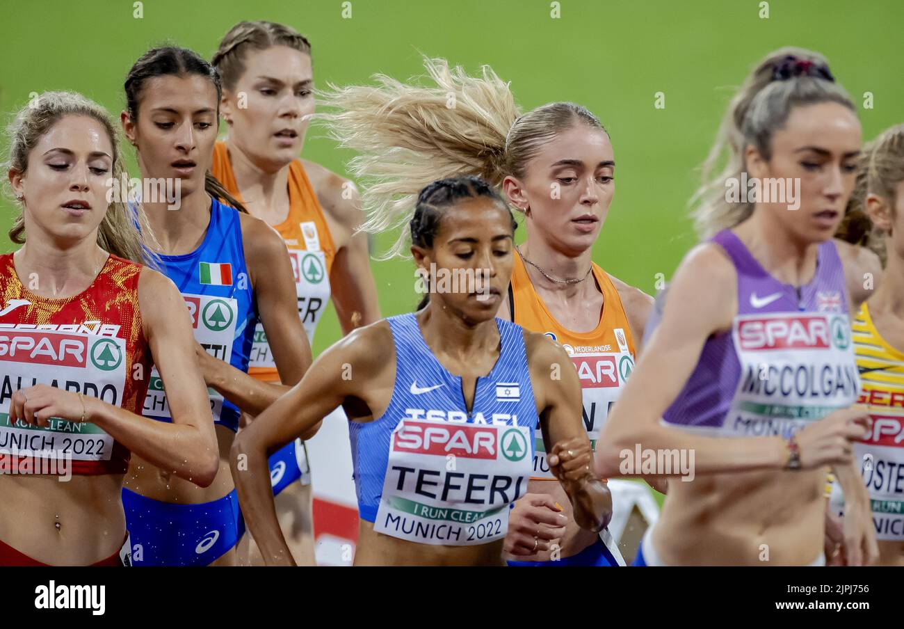 MÜNCHEN - Maureen Koster und Diane van Es im Einsatz beim Finale der ...