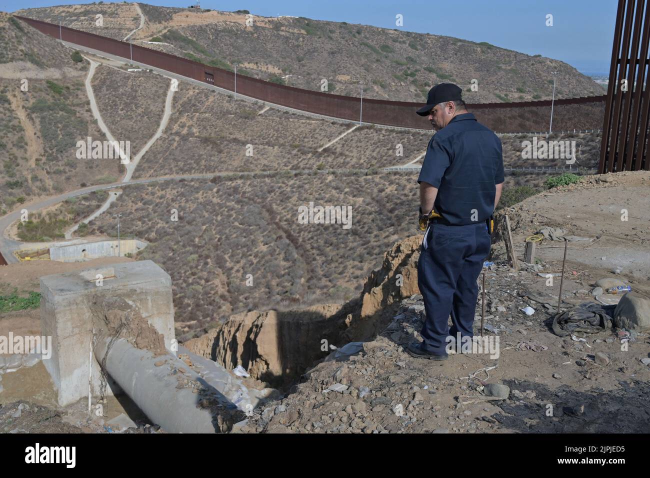 Tijuana, Baja California, Mexiko. 18. August 2022. Zwei große Pipelines ...
