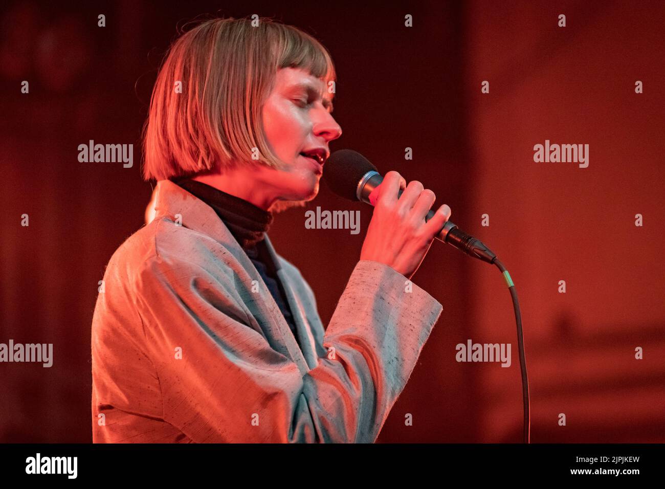 Jenny hval norwegen -Fotos und -Bildmaterial in hoher Auflösung – Alamy