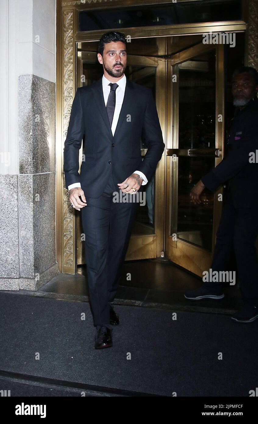 18. August 2022 Michele Morrone besucht Netflix's die nächsten 365 Tage ...