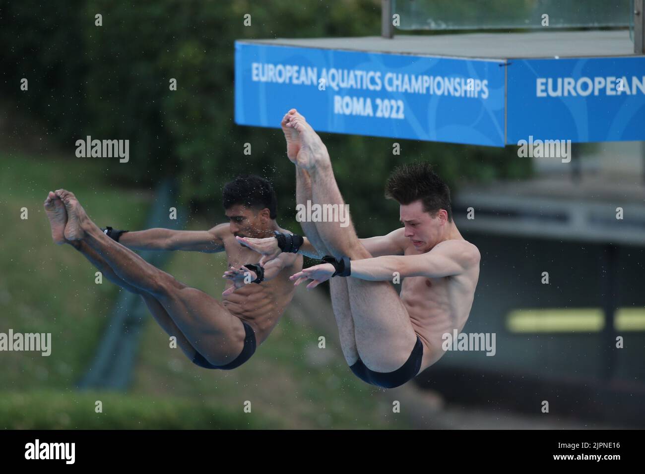 Men's synchronized swimming team -Fotos und -Bildmaterial in hoher ...