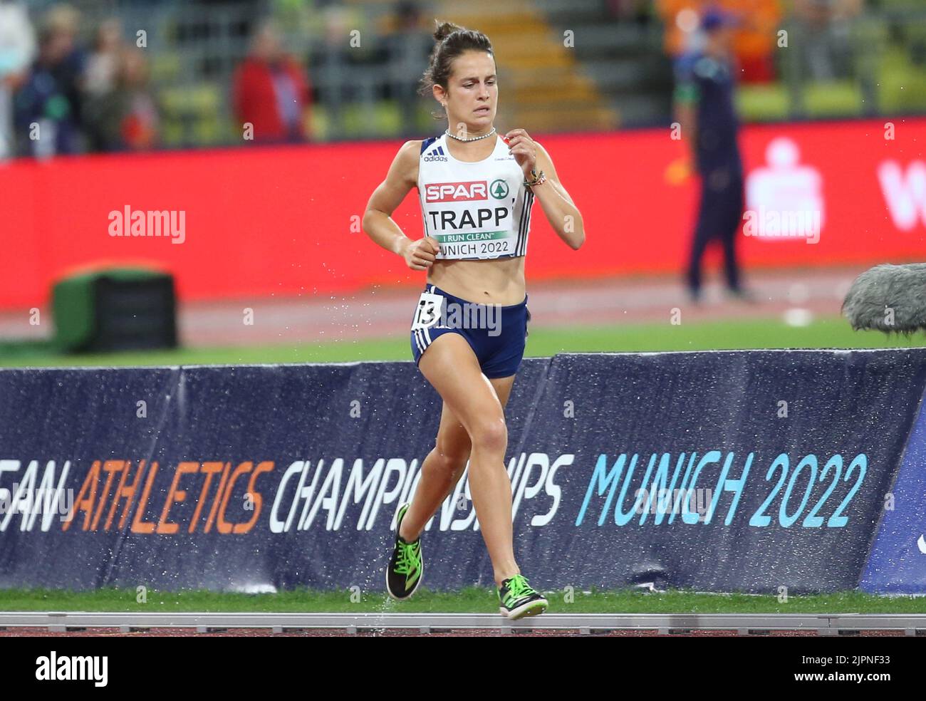 Manon Trapp aus Frankreich während der Leichtathletik, Frauen 5000m bei ...