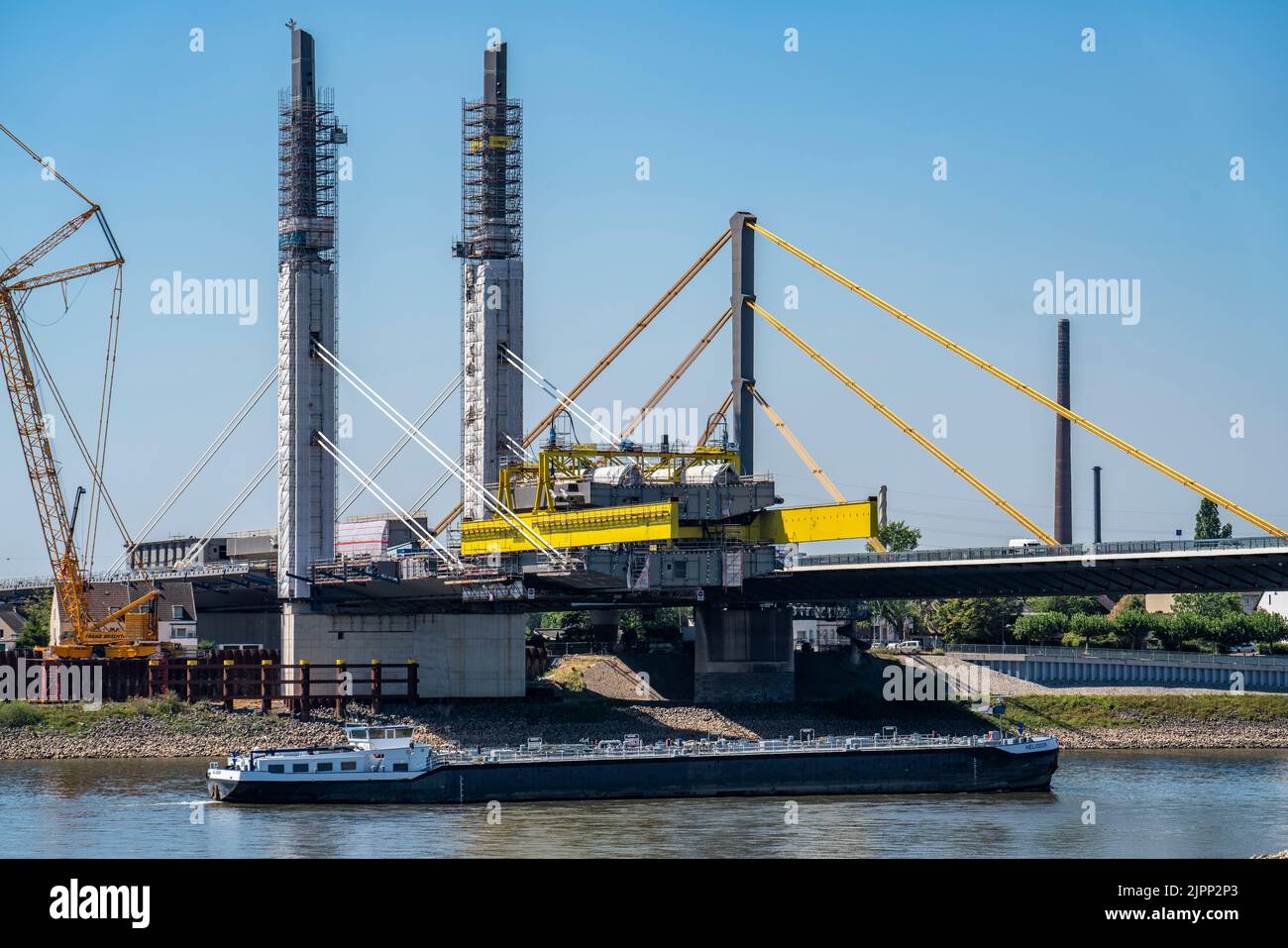 Neubau der Autobahnbrücke Neuenkamp an der A40, über den Rhein bei ...