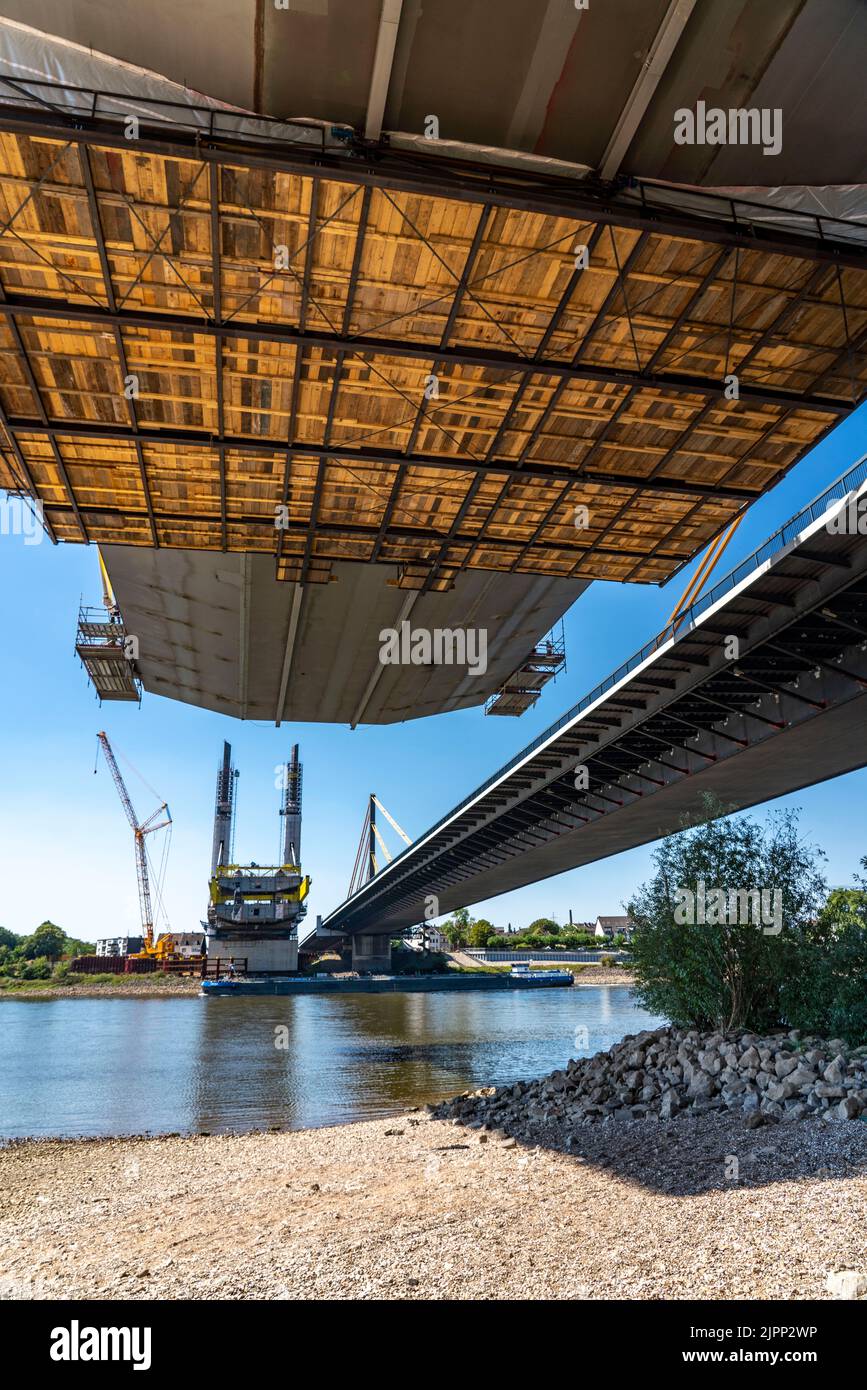 Neubau der Autobahnbrücke Neuenkamp an der A40, über den Rhein bei ...
