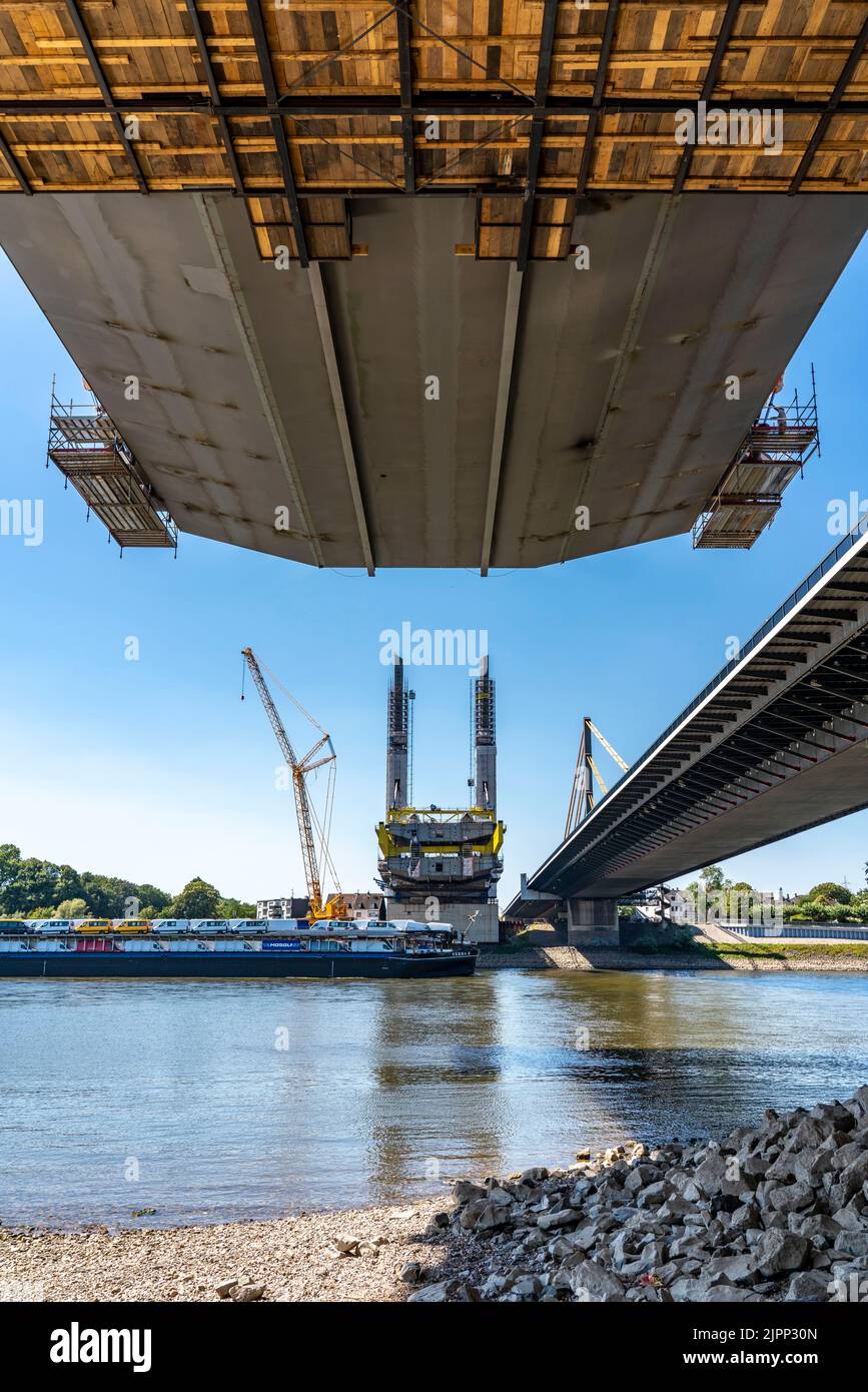 Neubau der Autobahnbrücke Neuenkamp an der A40, über den Rhein bei ...