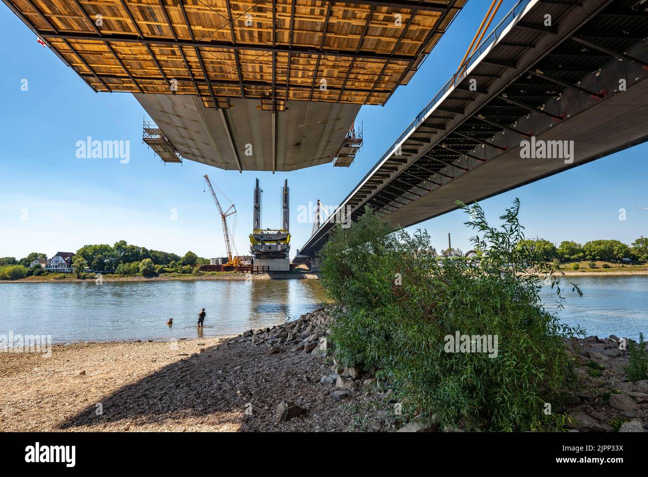 Neubau der Autobahnbrücke Neuenkamp an der A40, über den Rhein bei ...