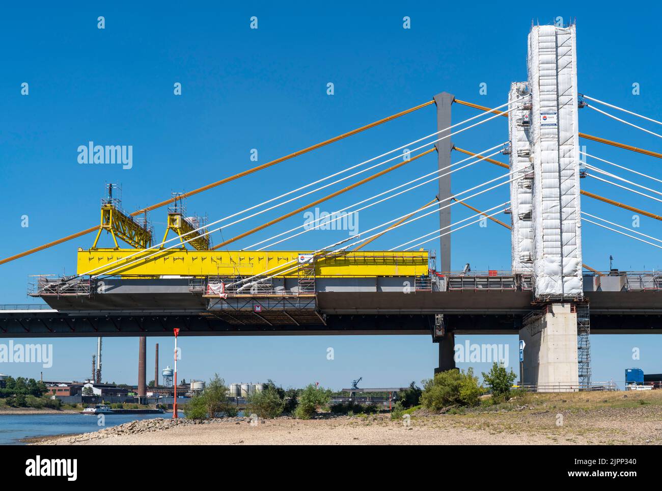 Neubau der Autobahnbrücke Neuenkamp an der A40, über den Rhein bei ...
