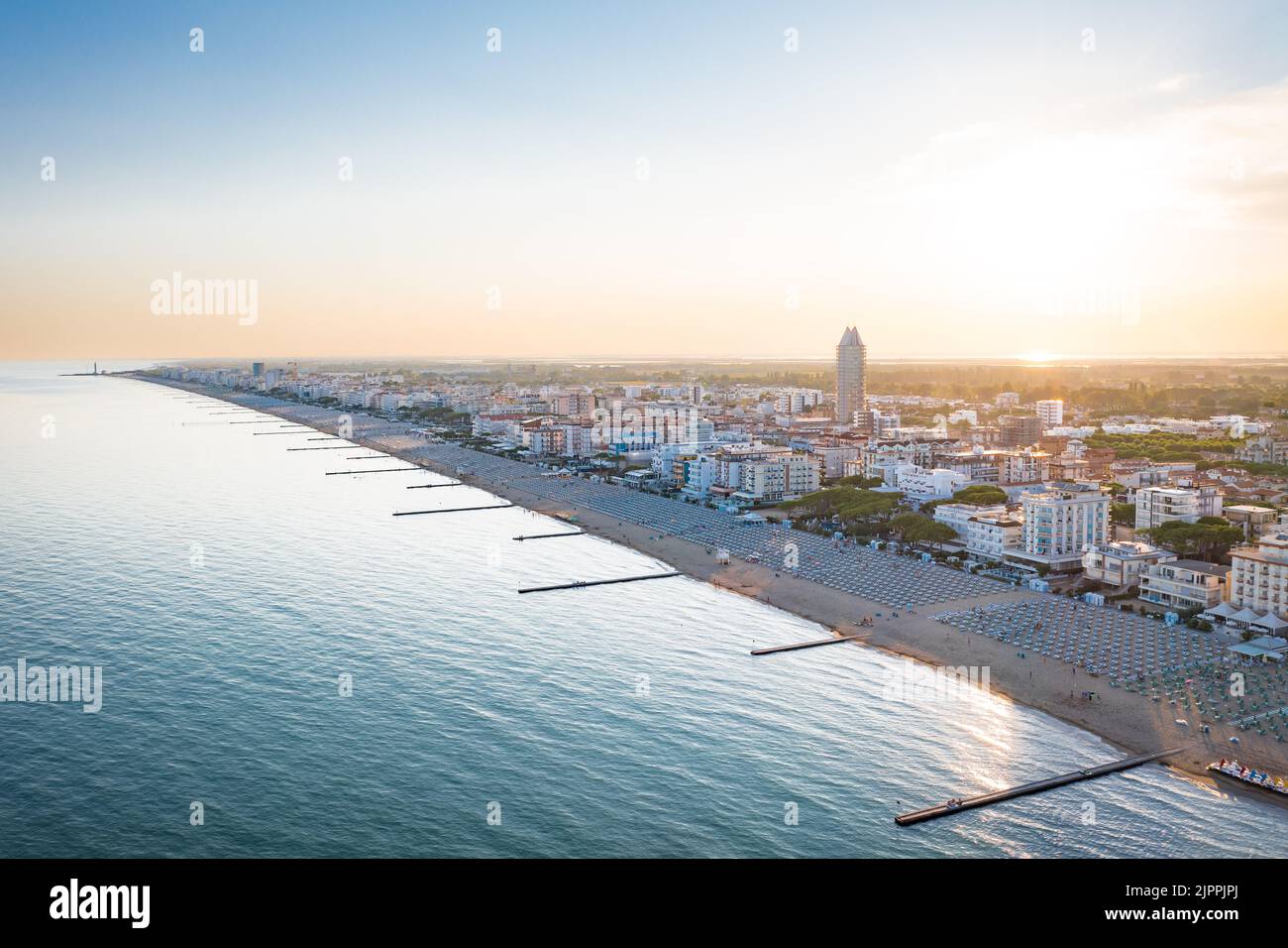 Strandbar jesolo -Fotos und -Bildmaterial in hoher Auflösung – Alamy