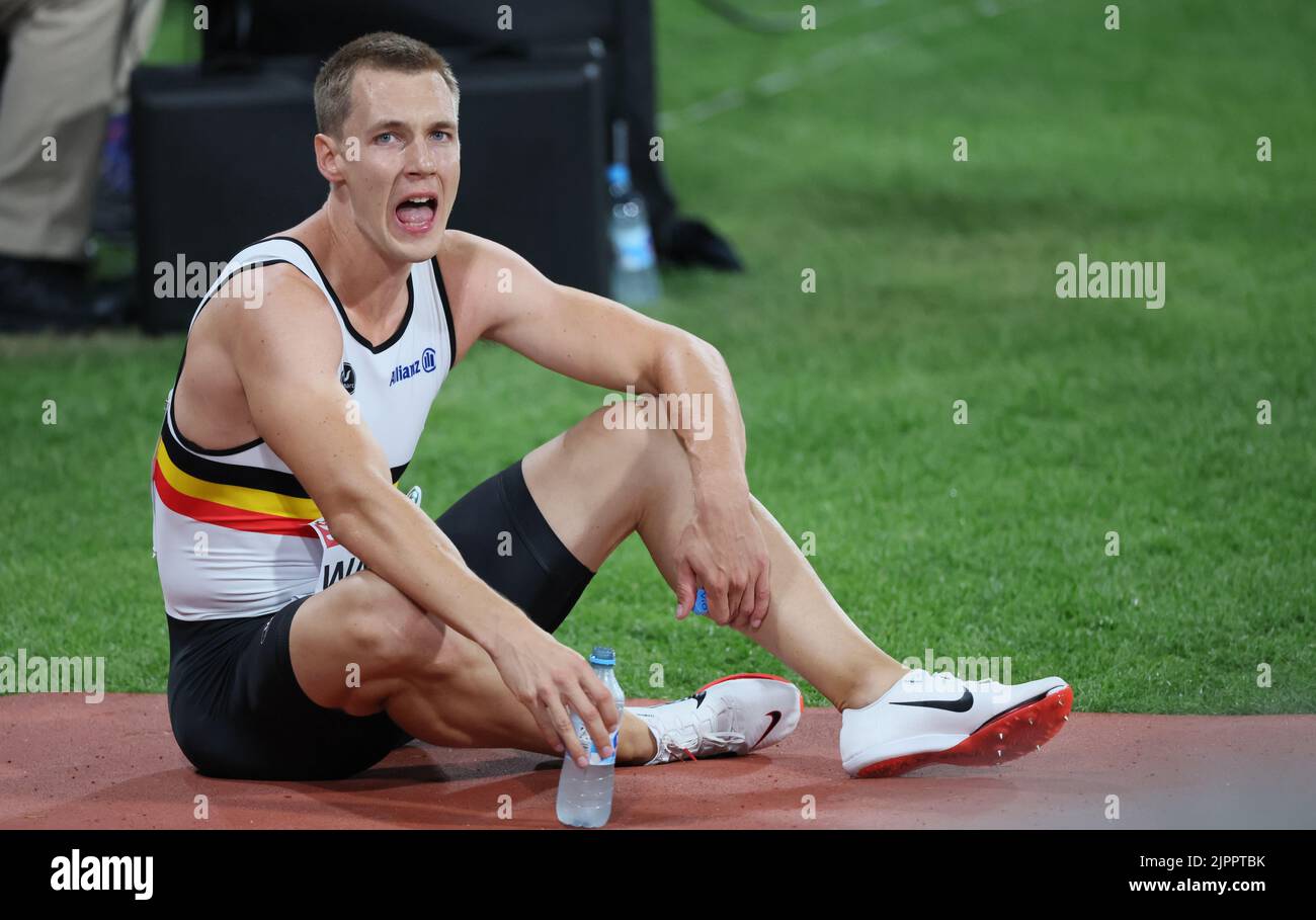 Der Belgier Julien Watrin ist nach dem Finale des 400m-Hürdenlaufs der ...
