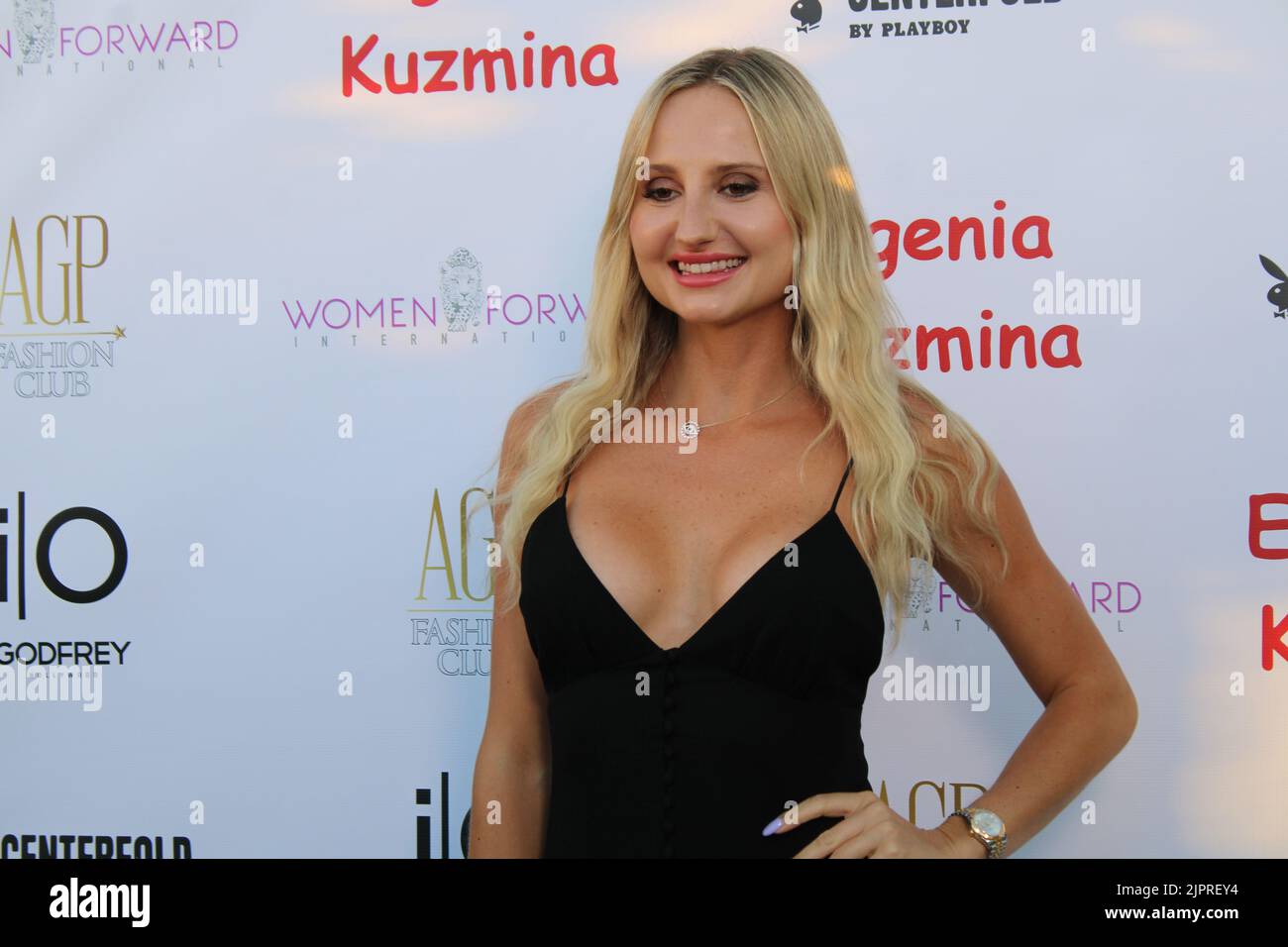 18. August 2022 - LOS ANGELES, CA: Teilnahme an der Ankunft von Eugenia Kuzmina Playboy im ...