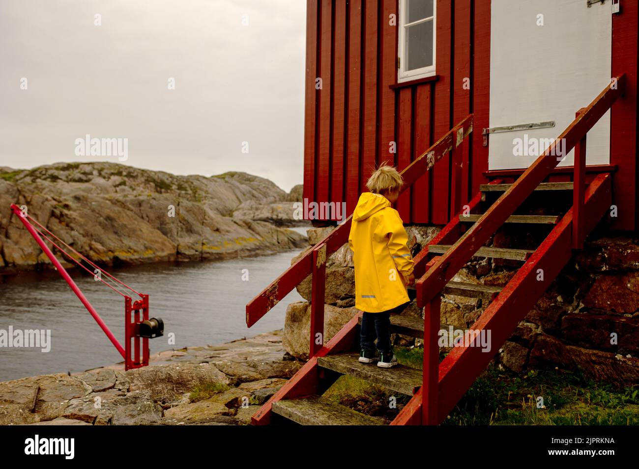 Familie mit Kindern, Besuch des Lindesnes Fyr Leuchtturms in Norwegen ...