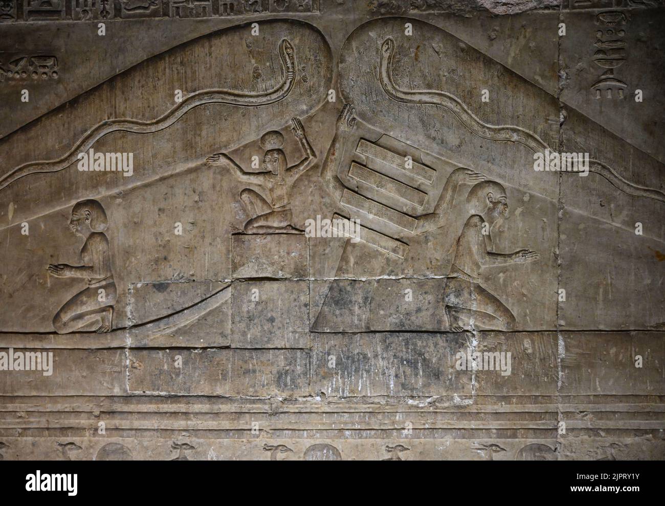 Reliefs von dendera -Fotos und -Bildmaterial in hoher Auflösung – Alamy