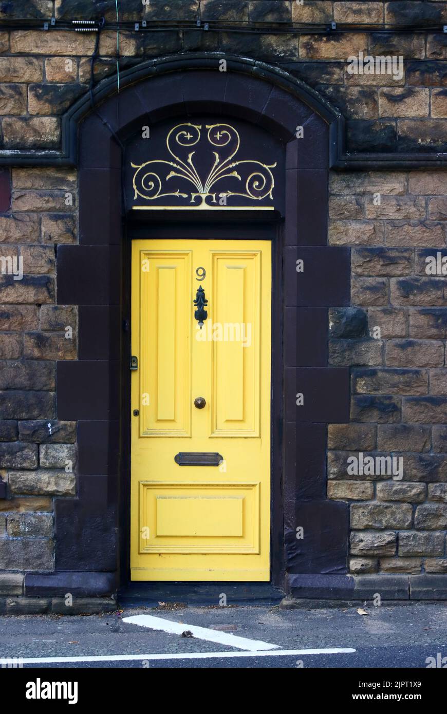 Gelbe tür -Fotos und -Bildmaterial in hoher Auflösung – Alamy