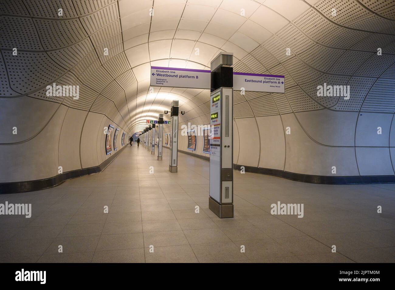 Liverpool street elizabeth line -Fotos und -Bildmaterial in hoher ...