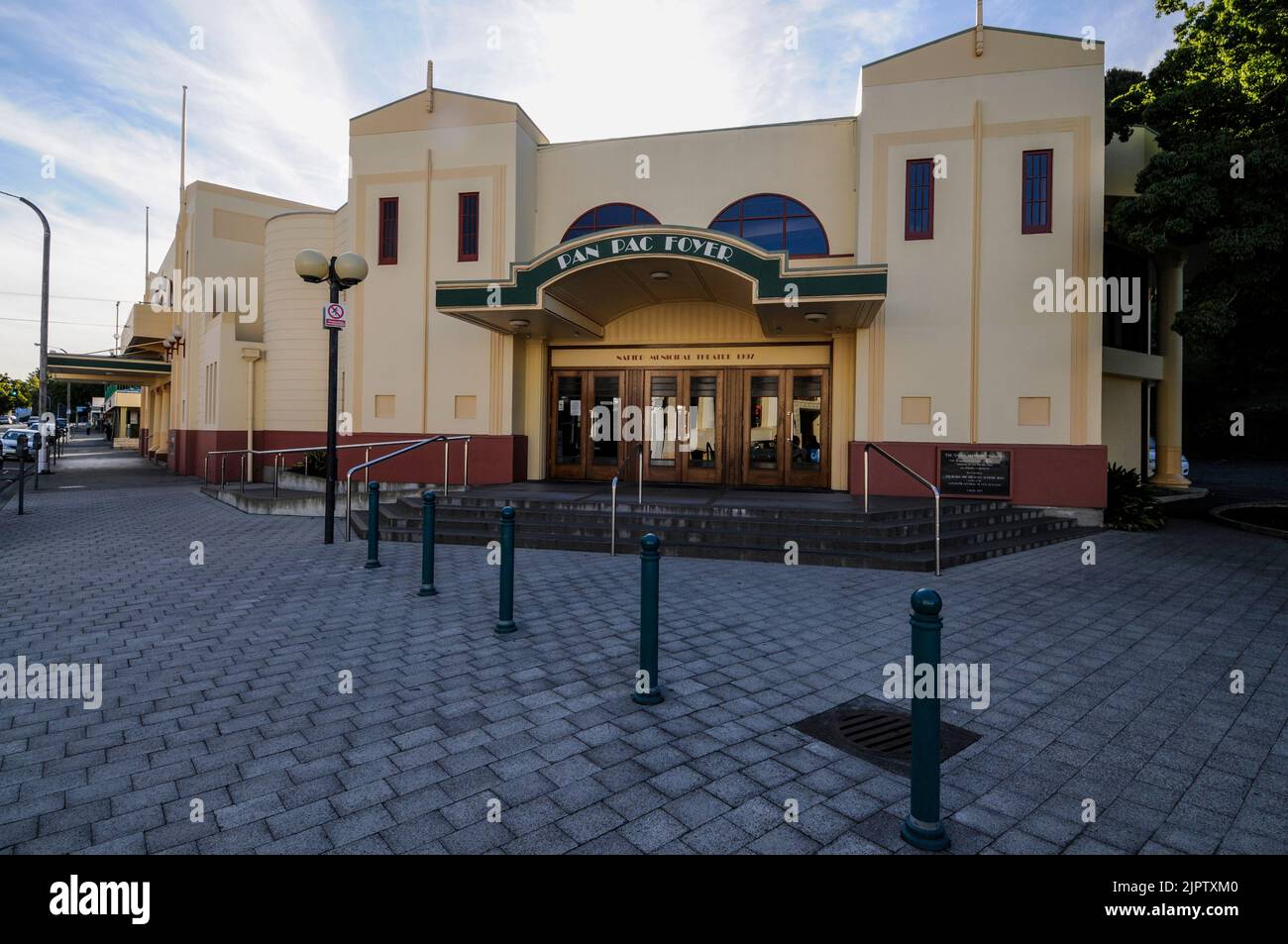 Pan pac foyer theater -Fotos und -Bildmaterial in hoher Auflösung – Alamy