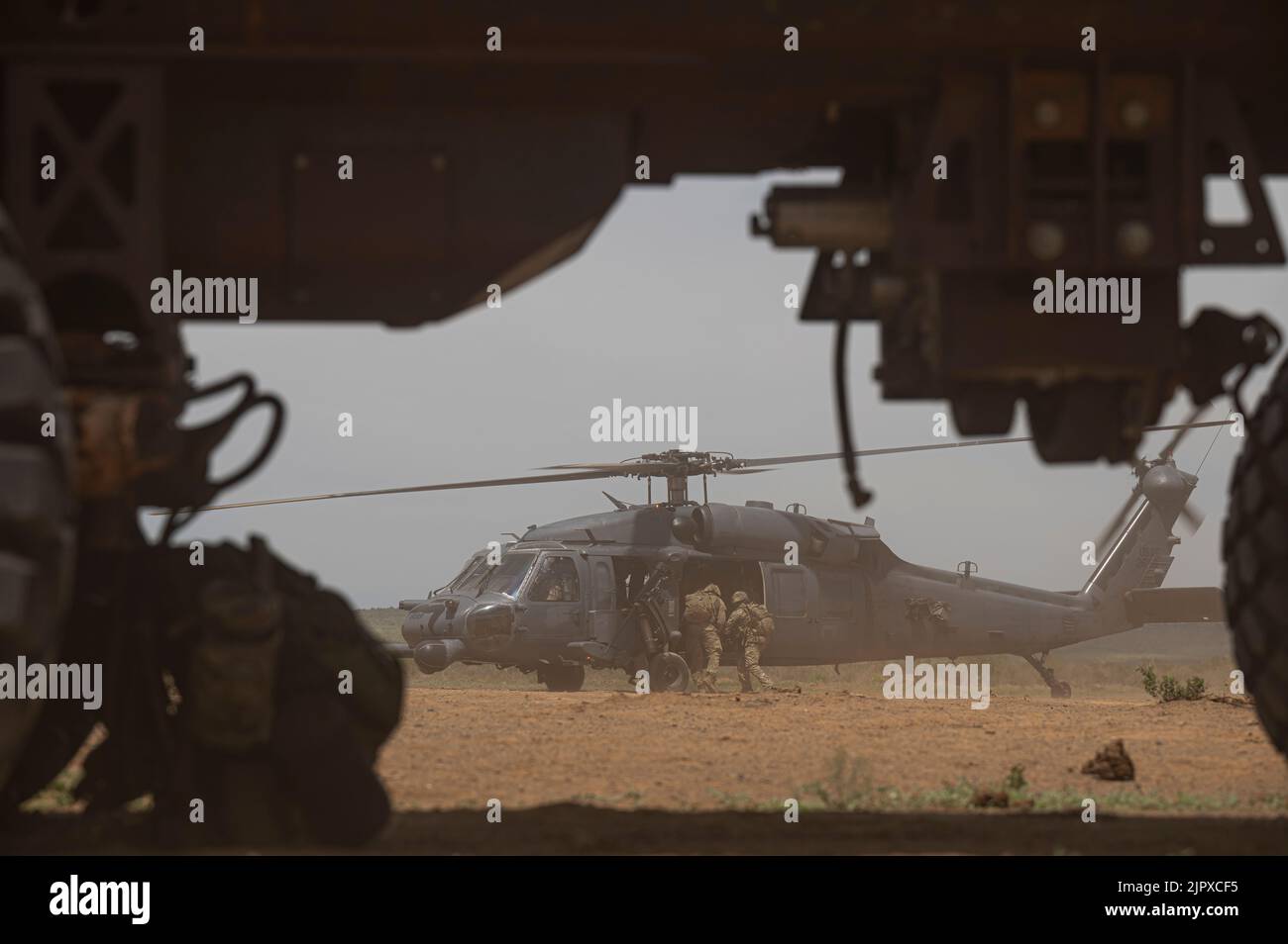 Ein HH-60G Pave Hawk, der der 55. Rescue Squadron zugewiesen wurde ...