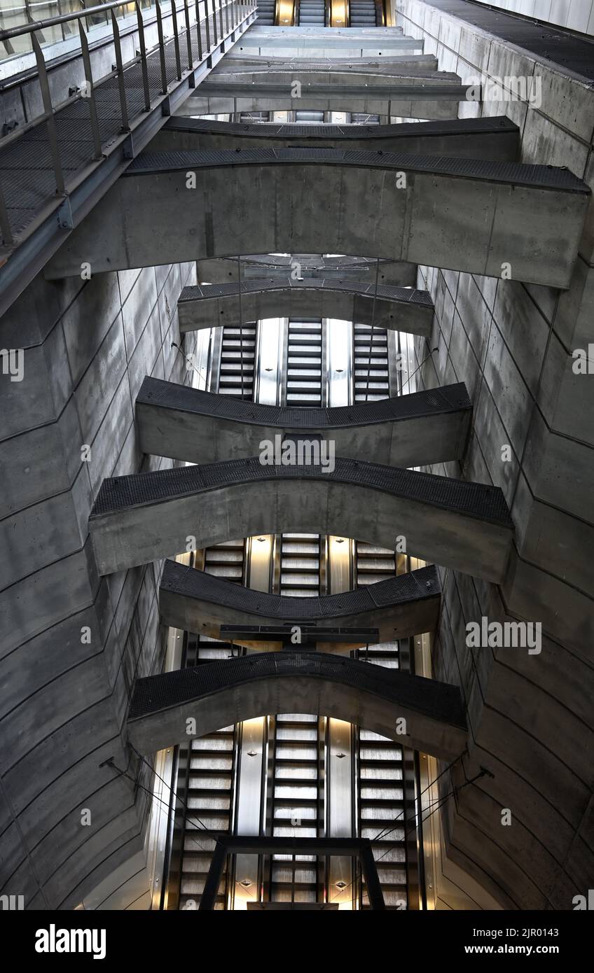 U bahn u2 bahnhof -Fotos und -Bildmaterial in hoher Auflösung – Alamy