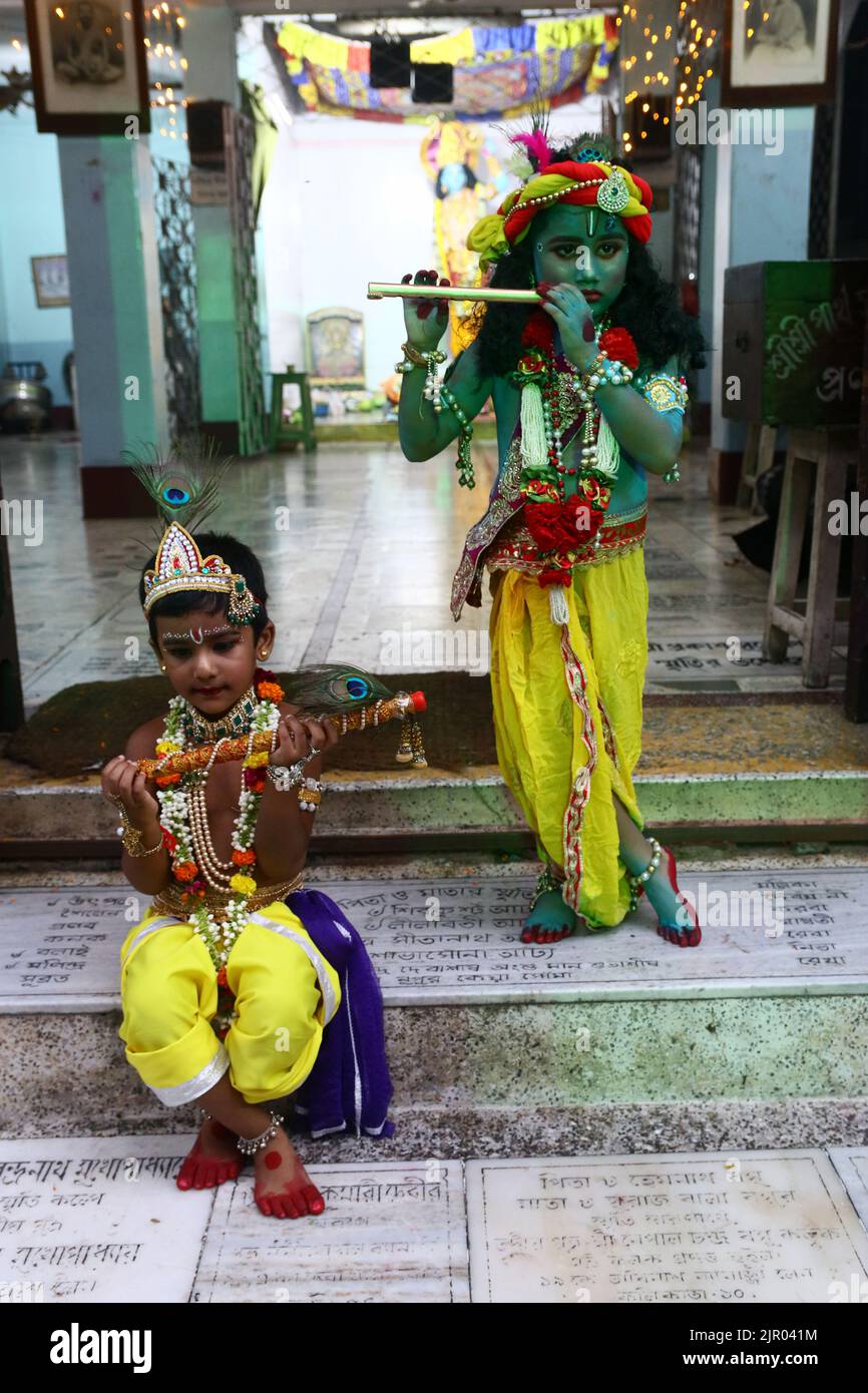 Kalkutta, Indien. 19. August 2022. Am 19. August 2022 kleiden sich ...