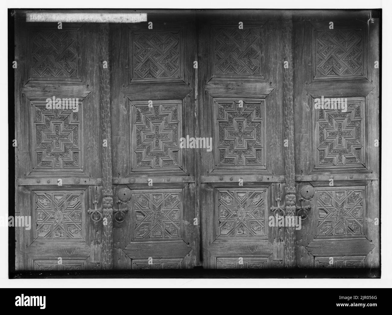 Nach Sinai über das Rote Meer, Tor und Wady Hebran. Antike Tür der ...