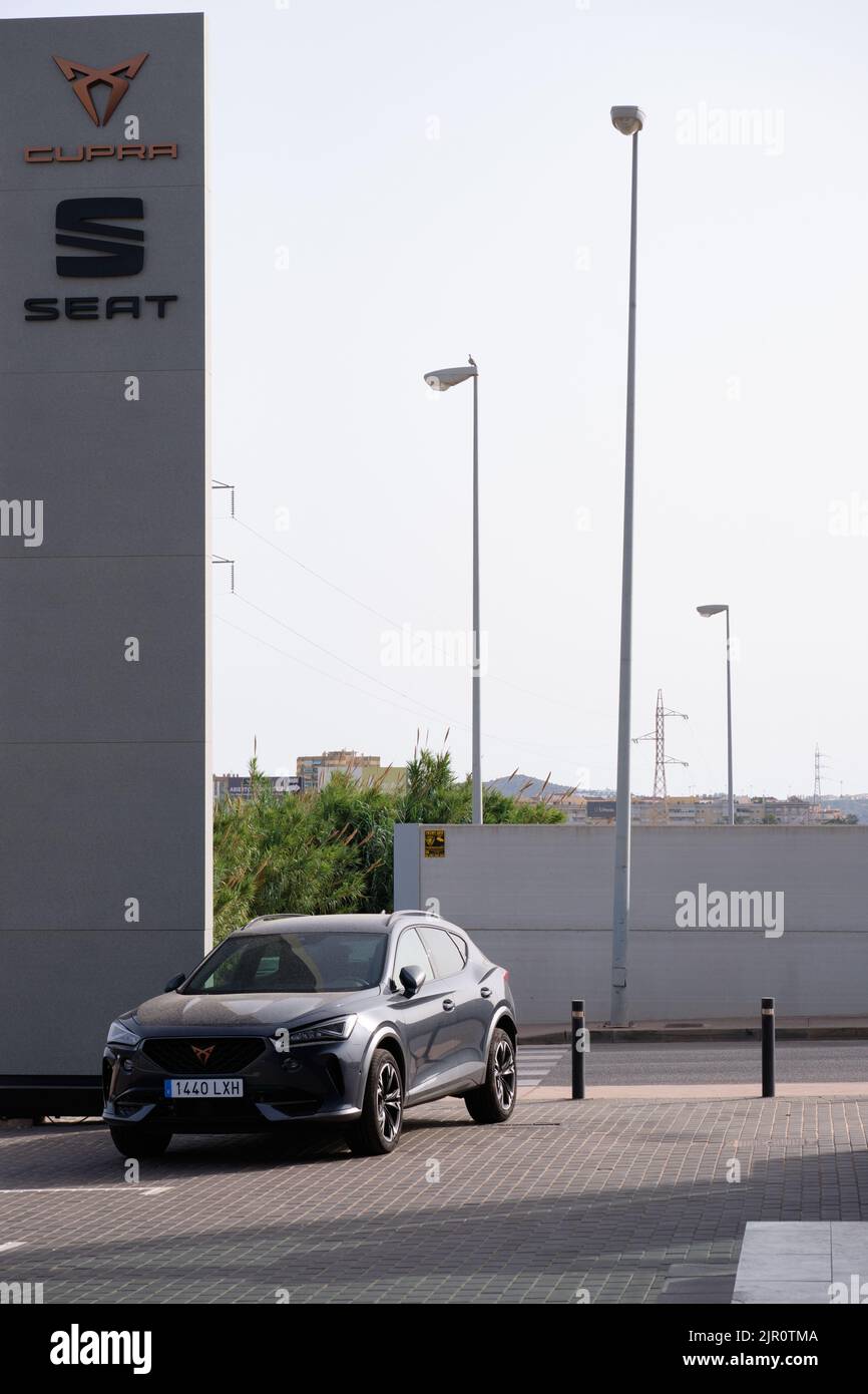 Car cupra logo -Fotos und -Bildmaterial in hoher Auflösung – Alamy