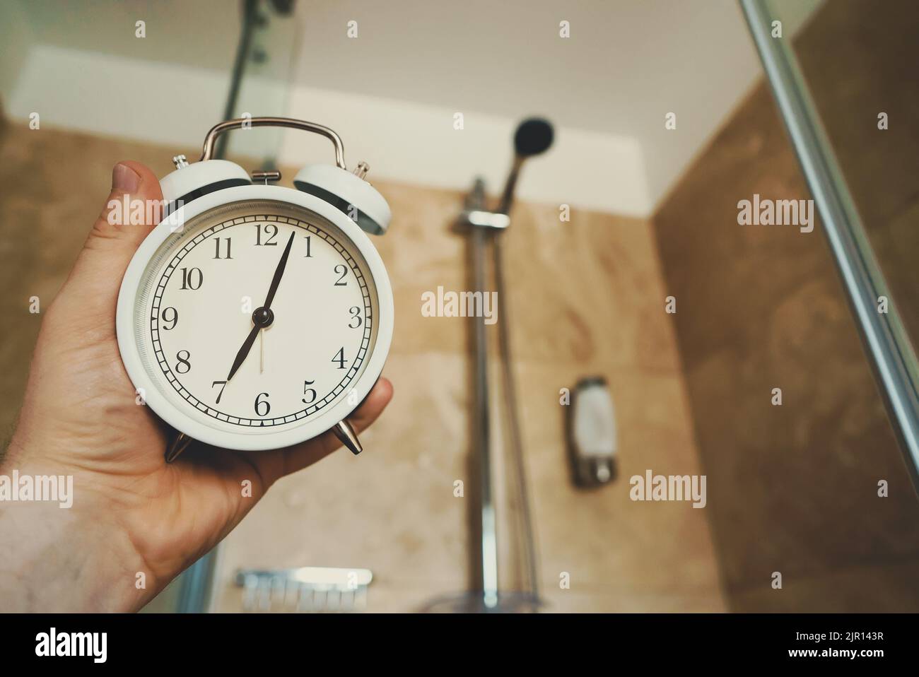 Sieben uhr und zeit zu -Fotos und -Bildmaterial in hoher Auflösung – Alamy