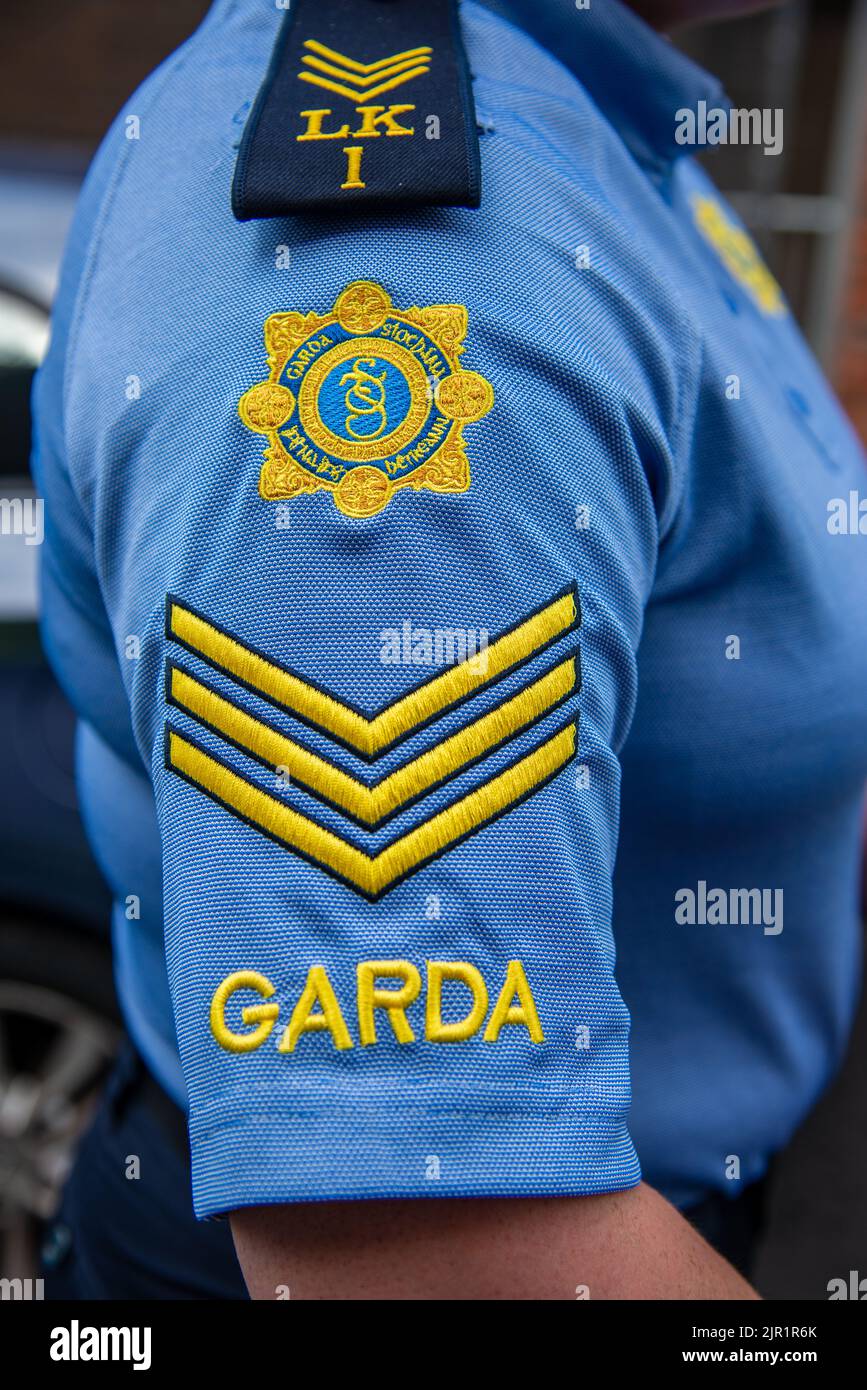 Garda uniform -Fotos und -Bildmaterial in hoher Auflösung – Alamy